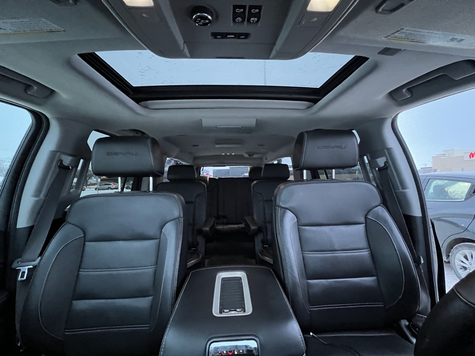 Rainbow Limo Service | Winnipeg