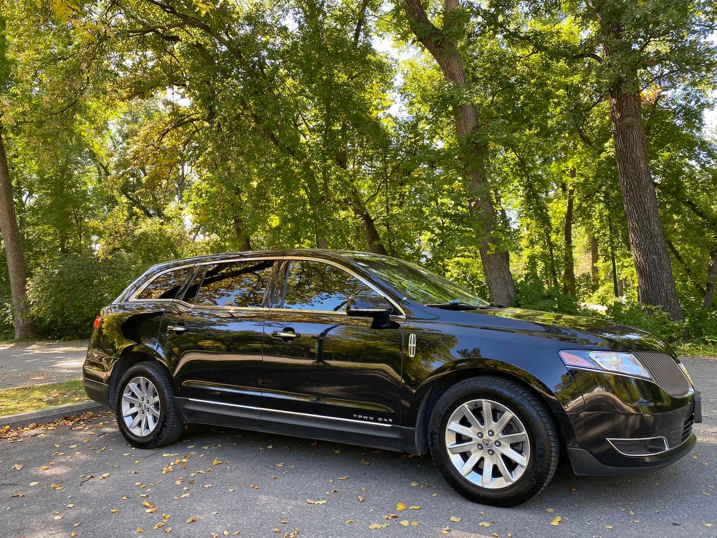 Rainbow Limo Service | Winnipeg